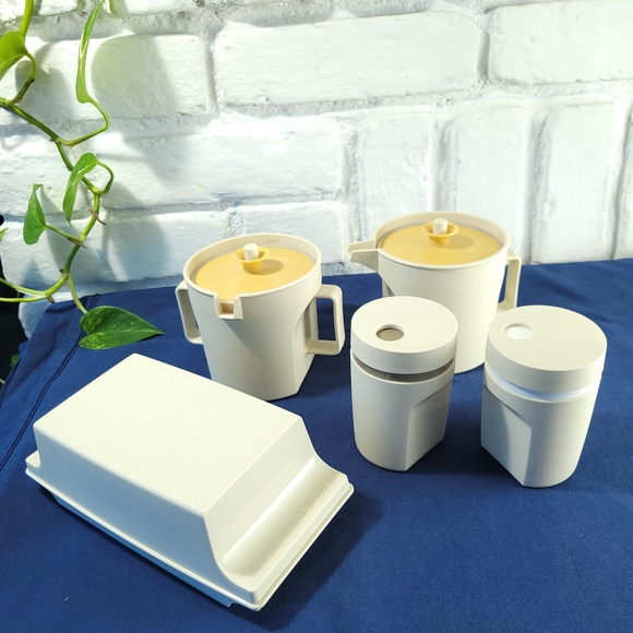 Tupperware | Kitchen | Tupperware 8s Coffee And Completer Set | Poshmark